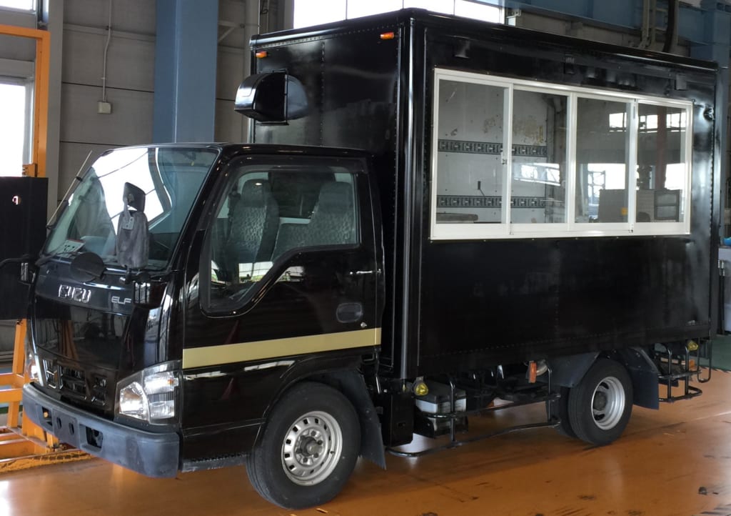 キッチントラック1500：高額売上を作ることができるキッチンカー（移動販売車） 移動販売車（キッチンカー）の製作｜フードトラックカンパニー【公式】